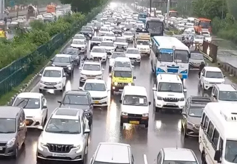 RAIN IN DELHI : દિલ્હીમાં વરસાદ પડી રહ્યો છે, NH-48 પર લાંબો ટ્રાફિક ...